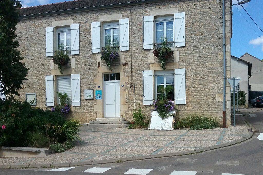 90 M² Gîte ∙ 2 Chambres ∙ 5 Personnes - Haute-Marne