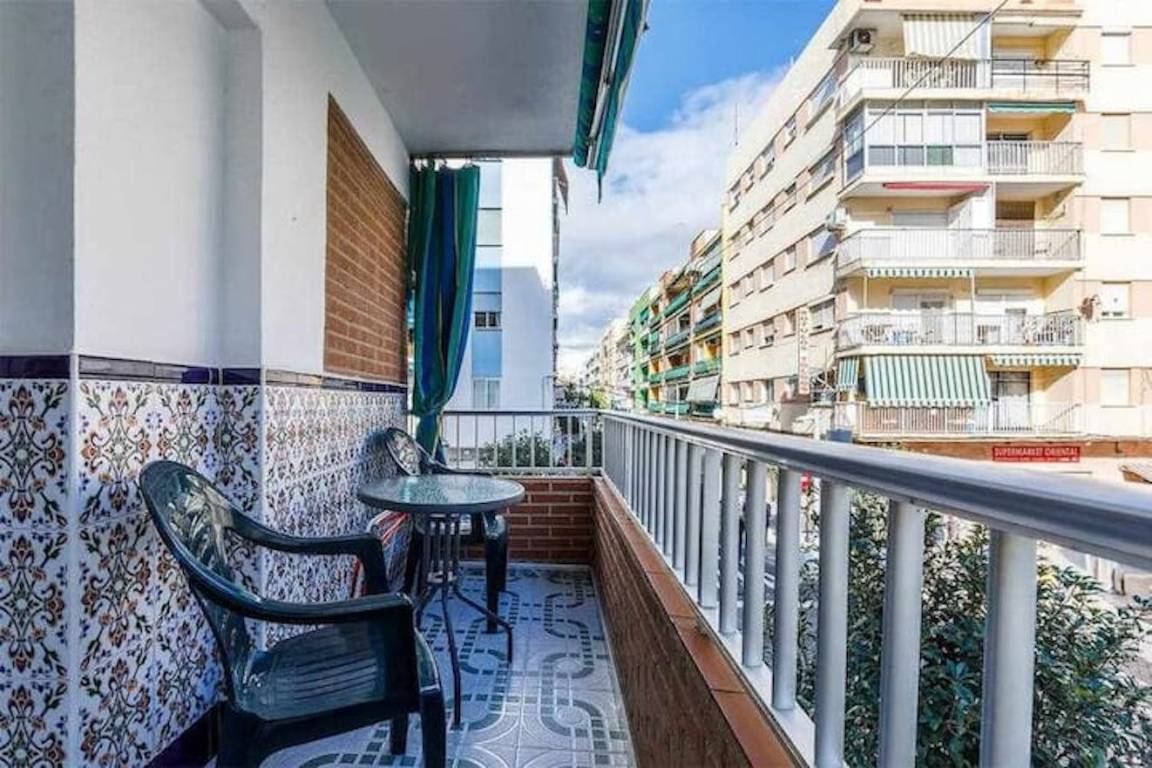 70 M² Apartamento ∙ 2 Habitaciones ∙ 4 Huéspedes - Vélez-Málaga