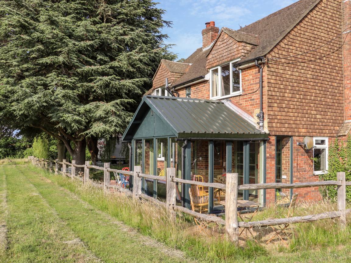 Cottage ∙ 3 Bedrooms ∙ 6 Guests - Battle