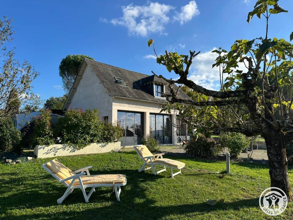118 M² Gîte ∙ 3 Chambres ∙ 8 Personnes - Brive-la-Gaillarde