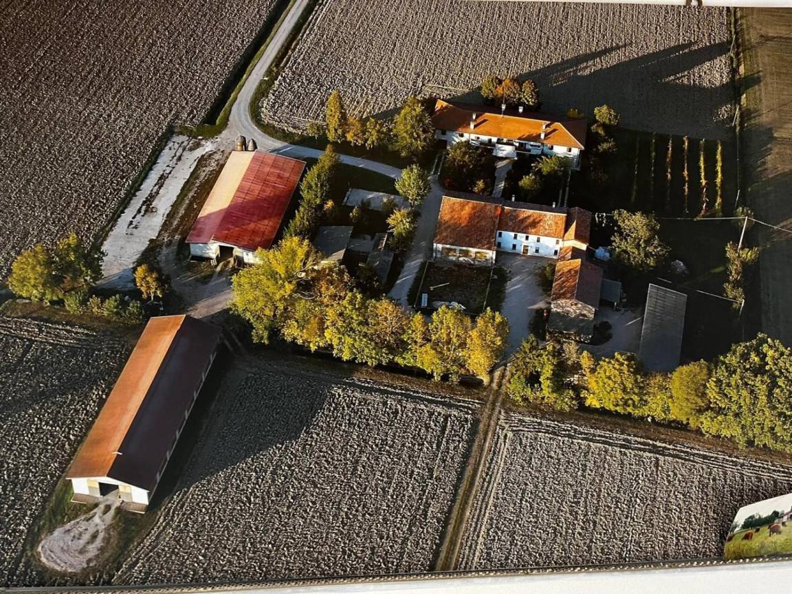 250 M² Apartamento ∙ 4 Quartos ∙ 9 Hóspedes - Mantua