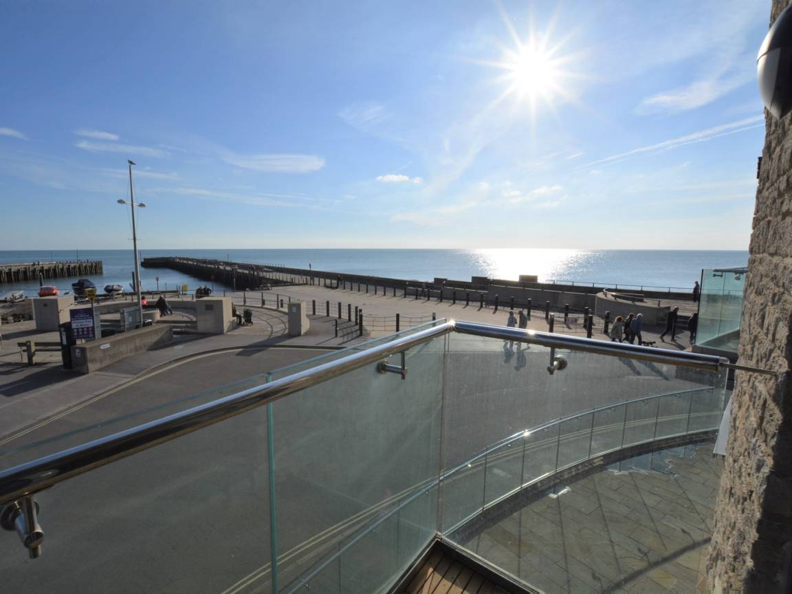 Cottage ∙ 2 Bedrooms ∙ 4 Guests - Burton Bradstock