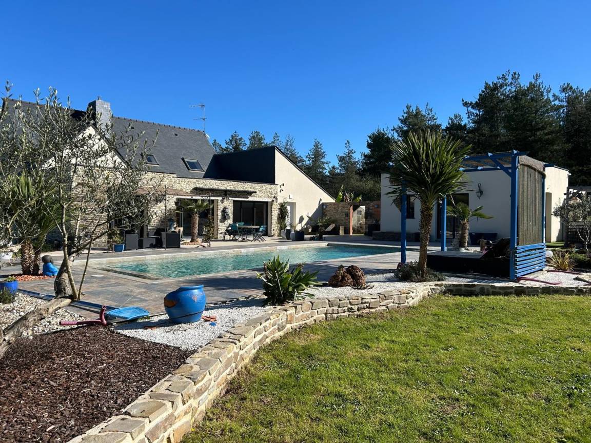 180 M² Villa ∙ 4 Chambres ∙ 8 Personnes - Rennes