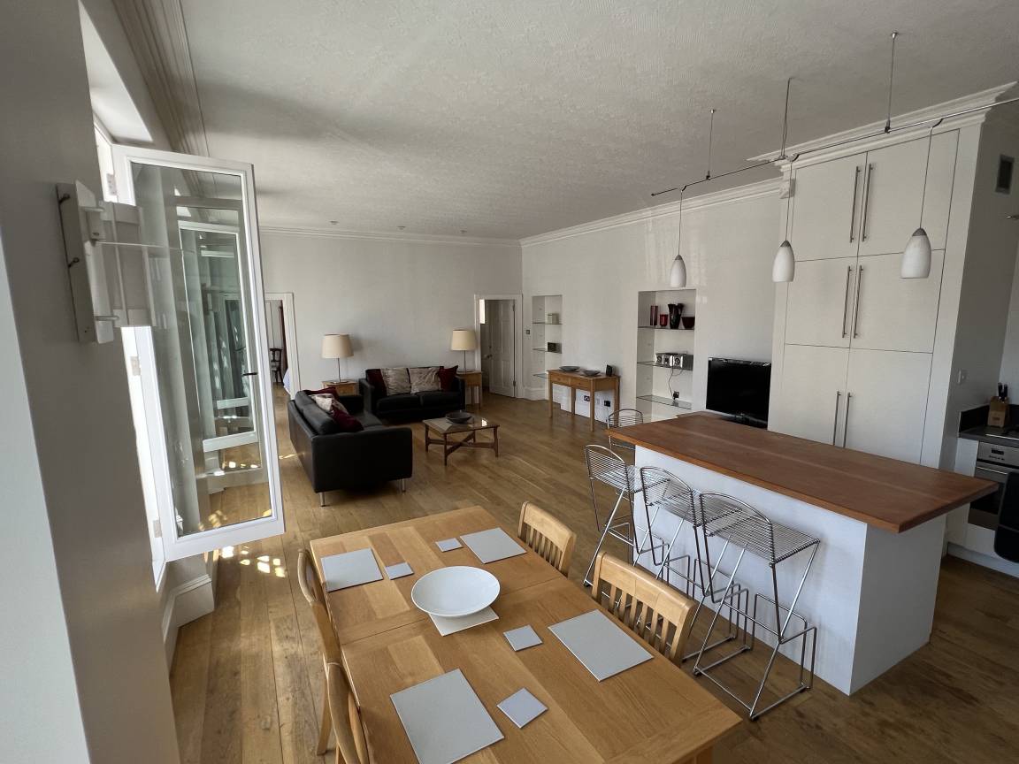 80 M² Ferienwohnung ∙ 1 Schlafzimmer ∙ 4 Gäste - Loch Ness