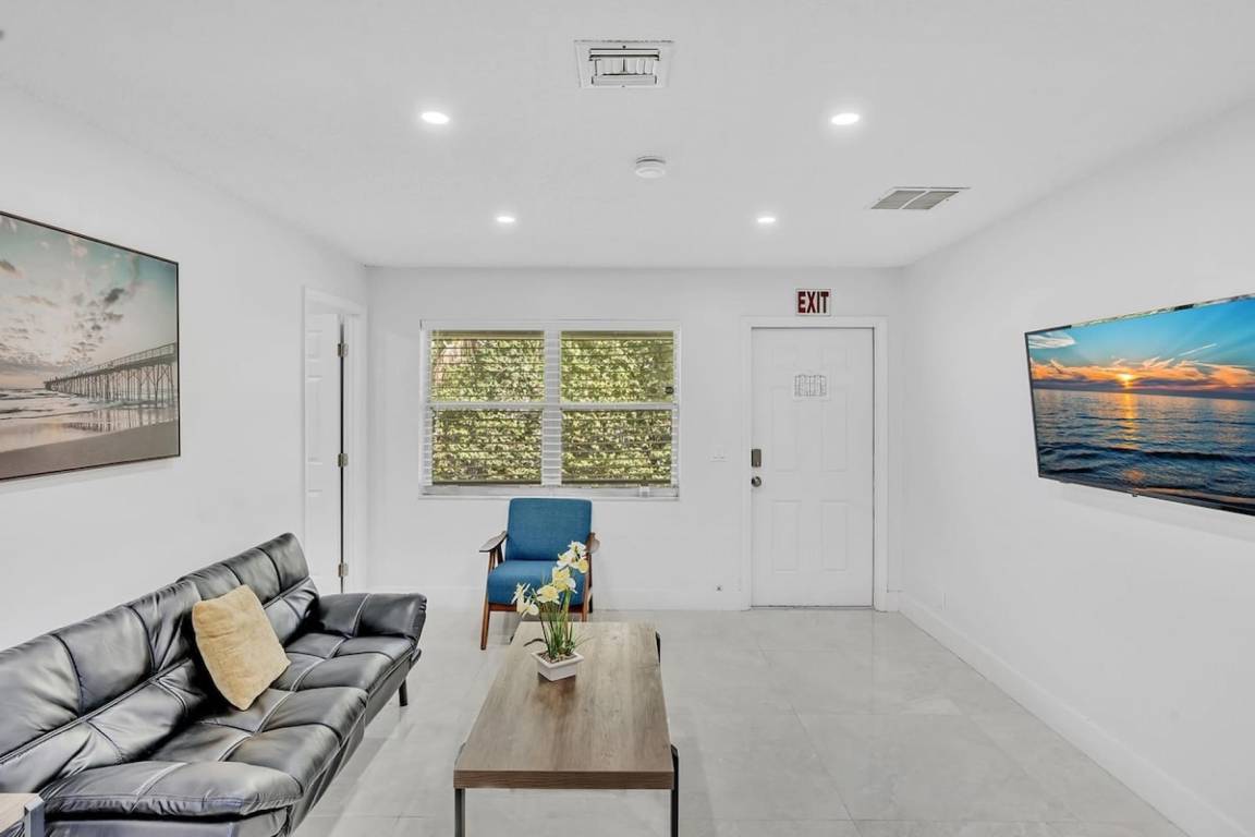 92 M² House ∙ 2 Bedrooms ∙ 6 Guests - Hollywood, FL