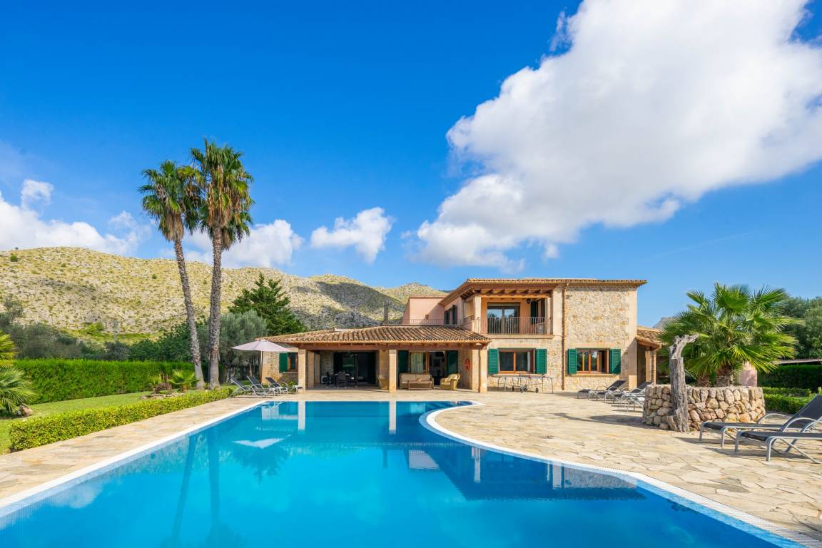 500 M² Villa ∙ 5 Bedrooms ∙ 10 Guests - Port de Pollença