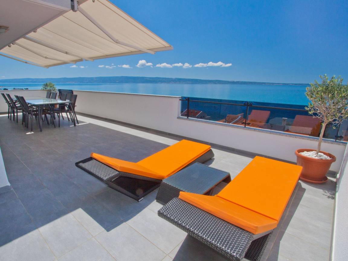 600 M² House ∙ 10 Bedrooms ∙ 22 Guests - Split
