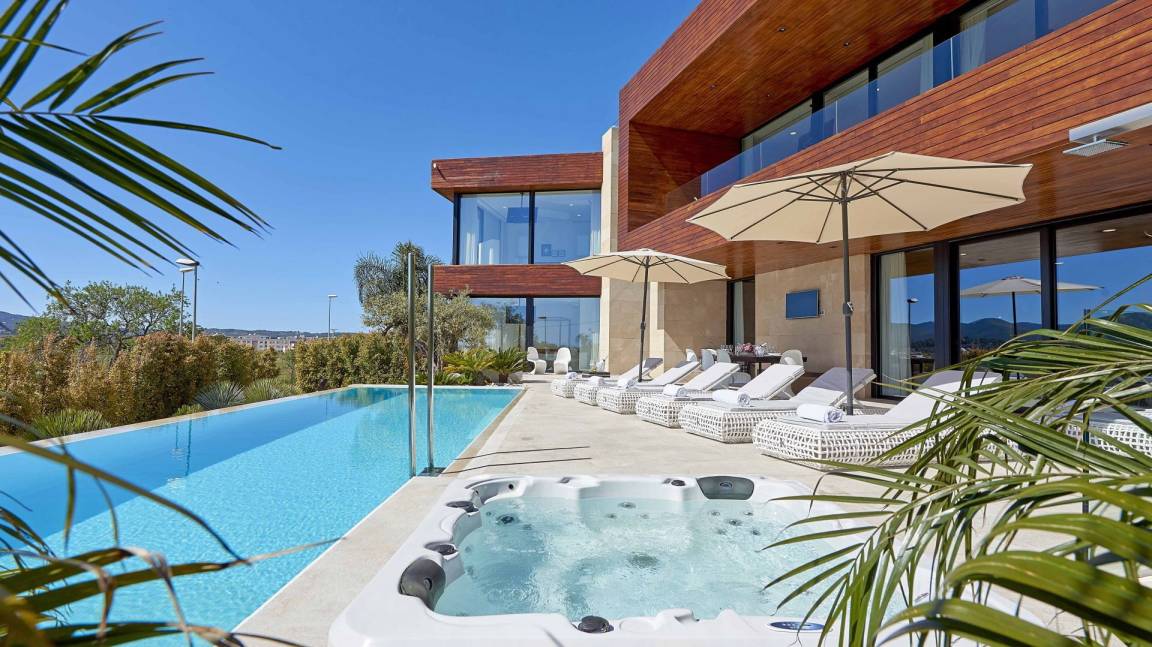 500 M² Villa ∙ 6 Habitaciones ∙ 12 Huéspedes - Islas de Ibiza