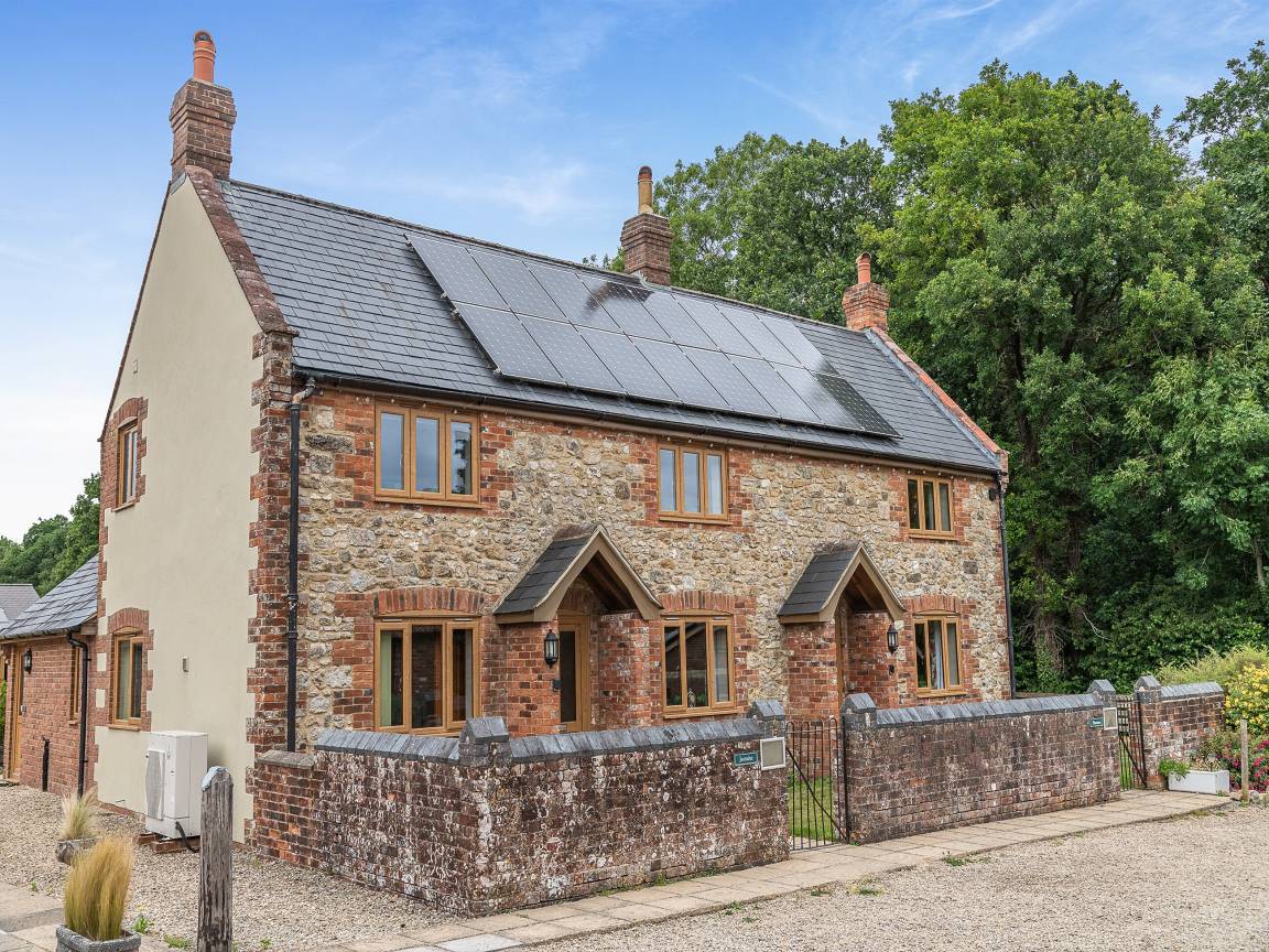 Cottage ∙ 3 Bedrooms ∙ 7 Guests - Wiltshire