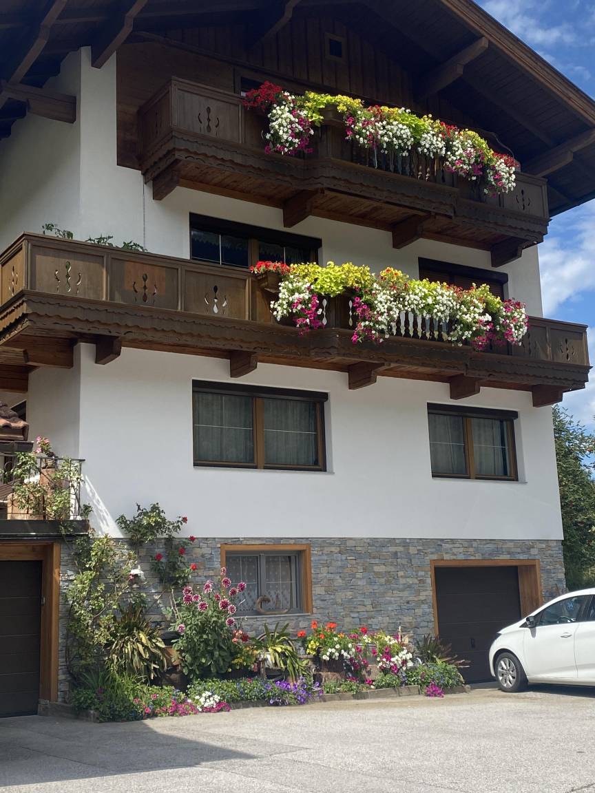 100 M² Ferienwohnung ∙ 4 Schlafzimmer ∙ 10 Gäste - Zillertal