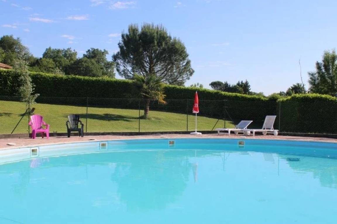 57 M² Camping ∙ 3 Chambres ∙ 8 Personnes - Haute-Garonne