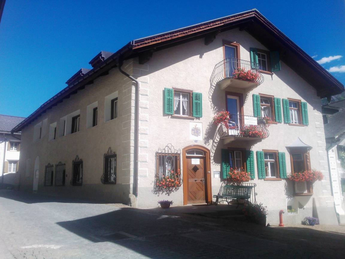 Ferienwohnung ∙ 2 Schlafzimmer ∙ 4 Gäste - Scuol