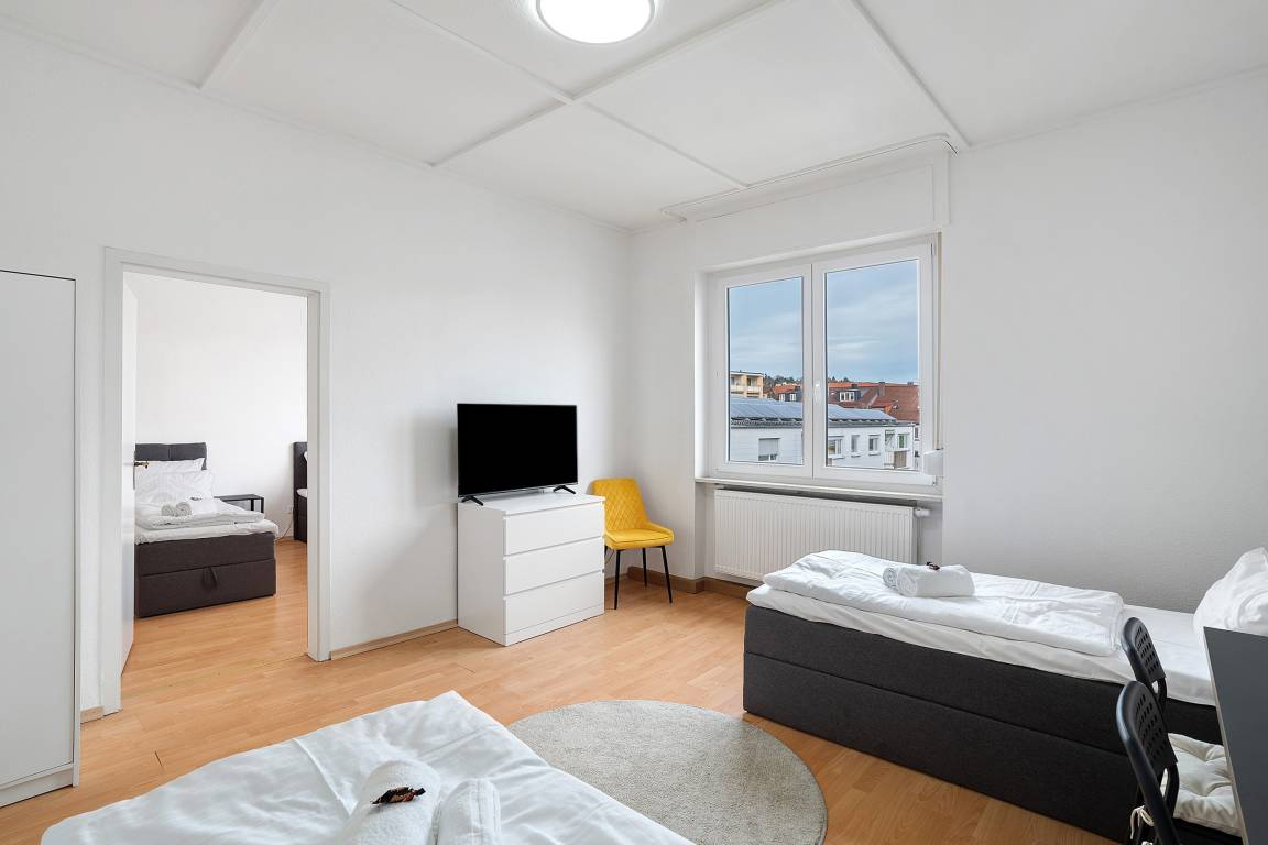 80 M² Apartment ∙ 3 Bedrooms ∙ 6 Guests - Pforzheim
