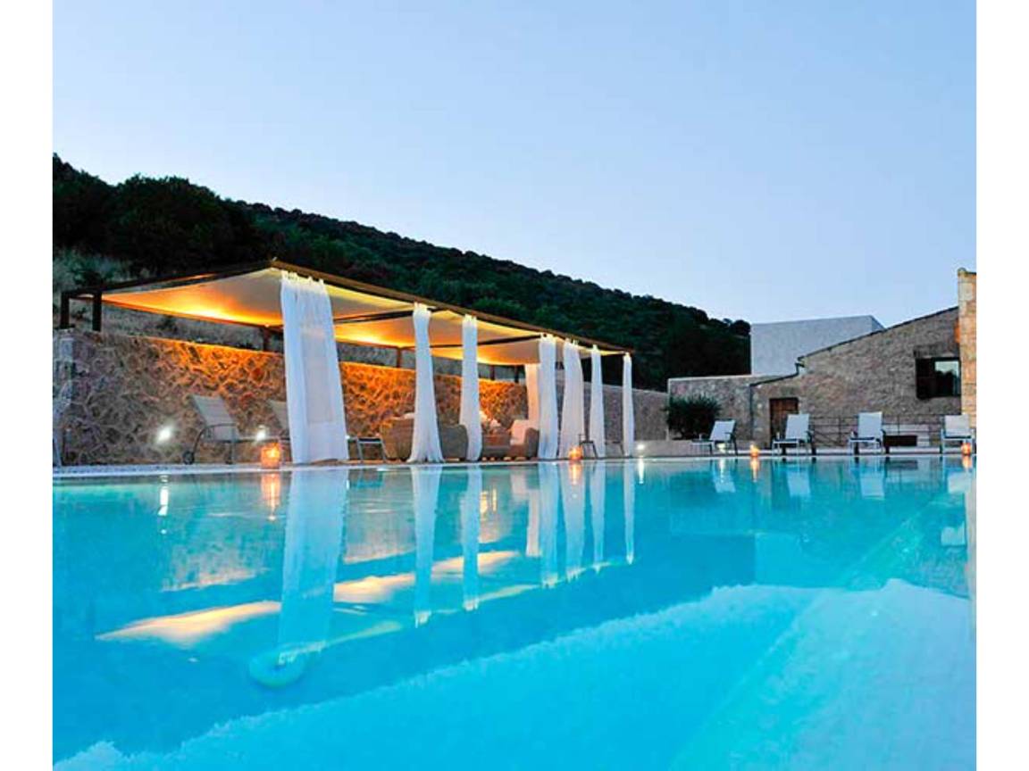 977 M² Villa ∙ 8 Bedrooms ∙ 16 Guests - Manacor