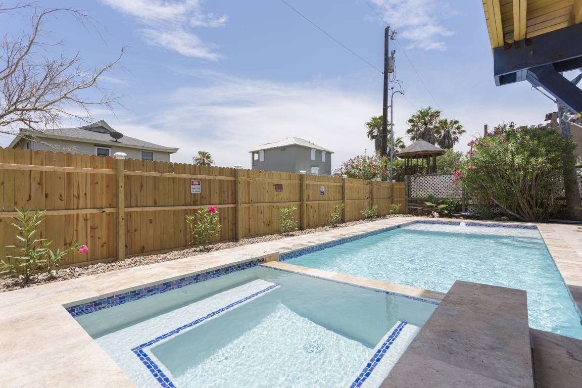 372 M² House ∙ 9 Bedrooms ∙ 30 Guests - South Padre Island, TX