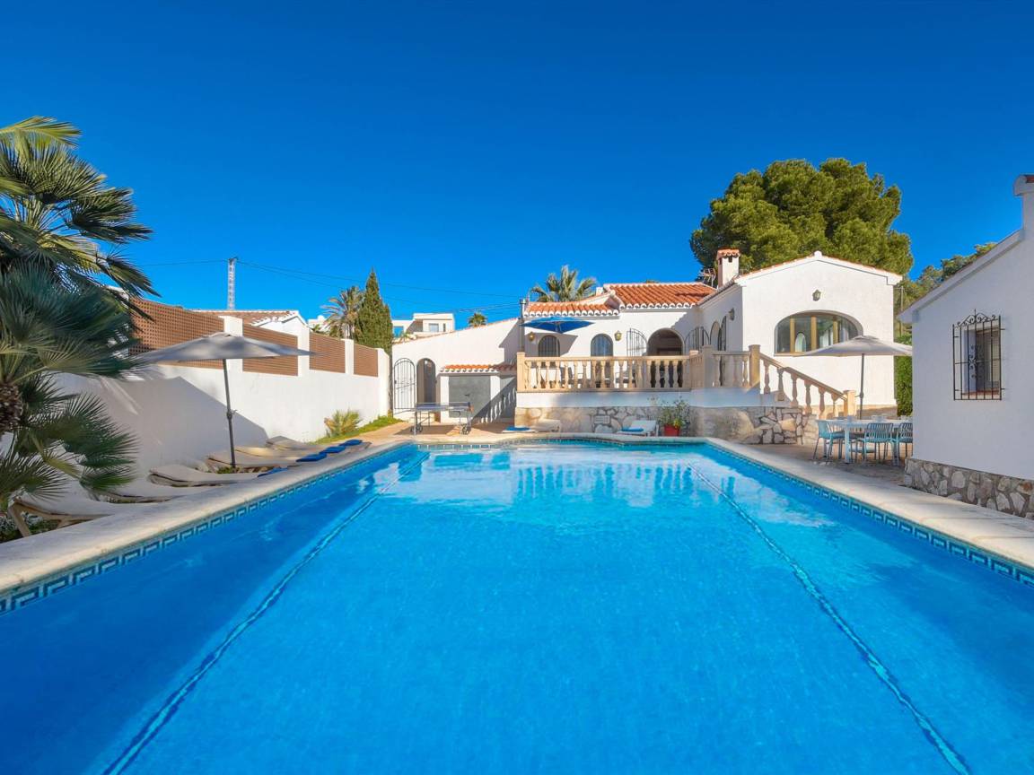150 M² Villa ∙ 5 Slaapkamers ∙ 10 Gasten - Jávea