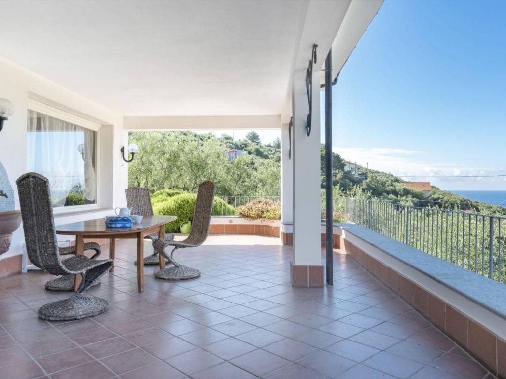 150 M² Ferienhaus ∙ 4 Schlafzimmer ∙ 8 Gäste - Cervo