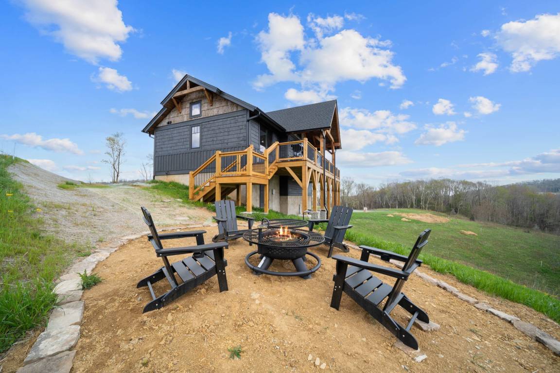 House ∙ 2 Bedrooms ∙ 6 Guests - Banner Elk, NC