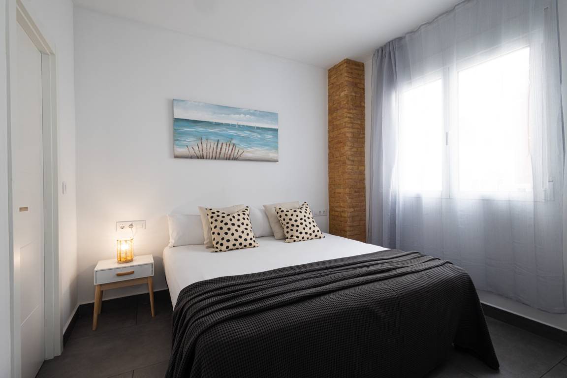 72 M² Huoneisto ∙ 2 Makuuhuonetta ∙ 5 Vierasta - Valencia