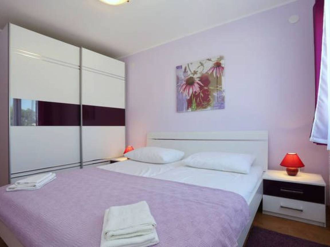 60 M² Apartment ∙ 2 Bedrooms ∙ 5 Guests - Starigrad
