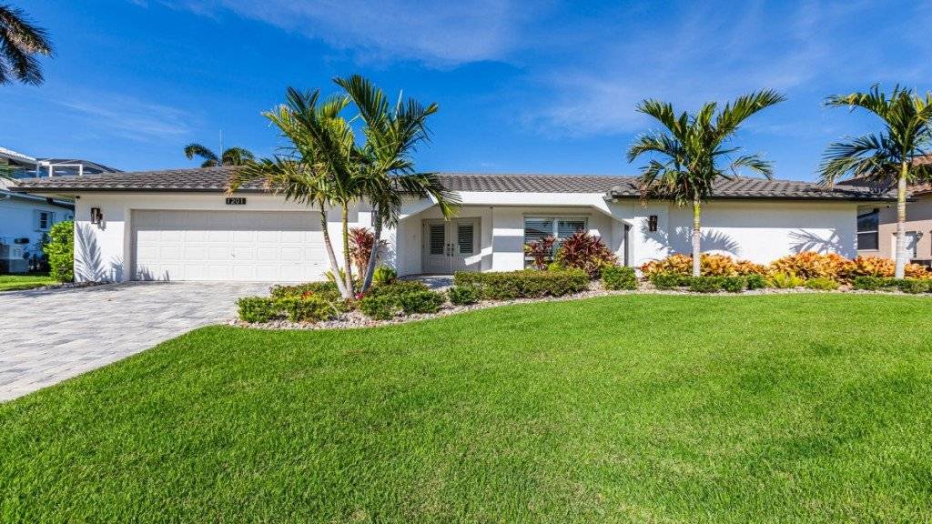 House ∙ 3 Bedrooms ∙ 6 Guests - Marco Island, FL