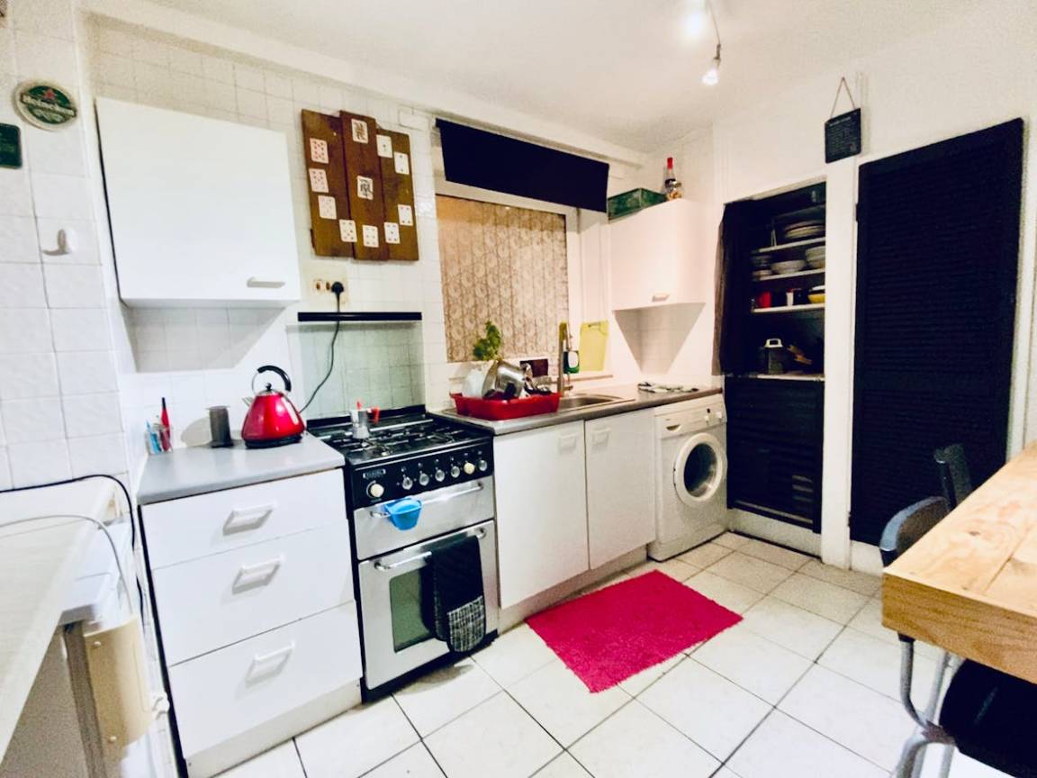 100 M² Private Room ∙ 1 Bedroom ∙ 1 Guest - Streatham - London