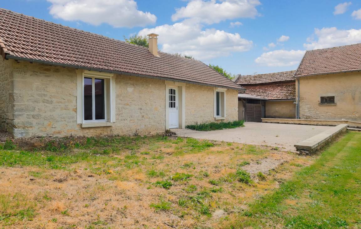 75 M² House ∙ 2 Bedrooms ∙ 8 Guests - Laon