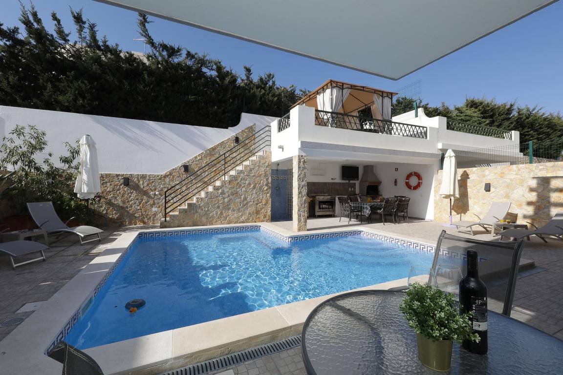 225 M² Villa ∙ 4 Bedrooms ∙ 8 Guests - Tavira