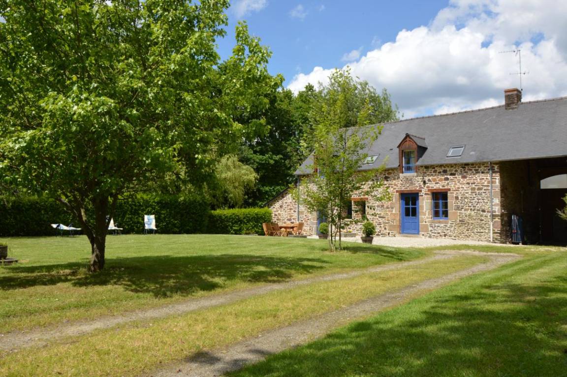 150 M² Gîte ∙ 3 Chambres ∙ 7 Personnes - Combourg