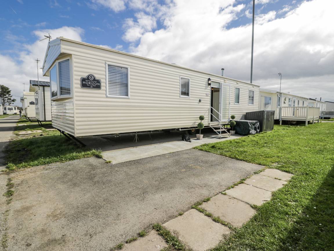 Cottage ∙ 3 Bedrooms ∙ 8 Guests - Rhyl Beach