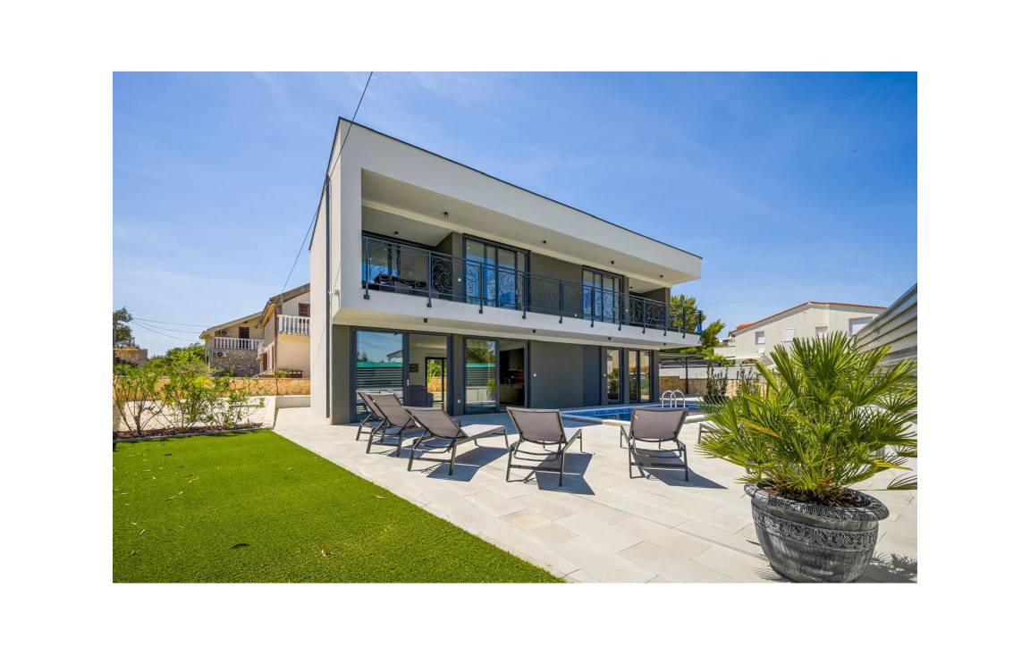 200 M² Ferienhaus ∙ 4 Schlafzimmer ∙ 8 Gäste - Murter