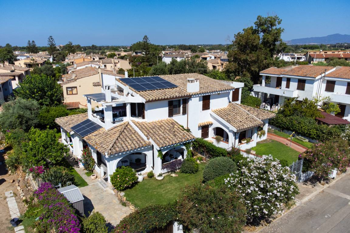 150 M² Villa ∙ 4 Slaapkamers ∙ 8 Gasten - Quartu Sant'Elena