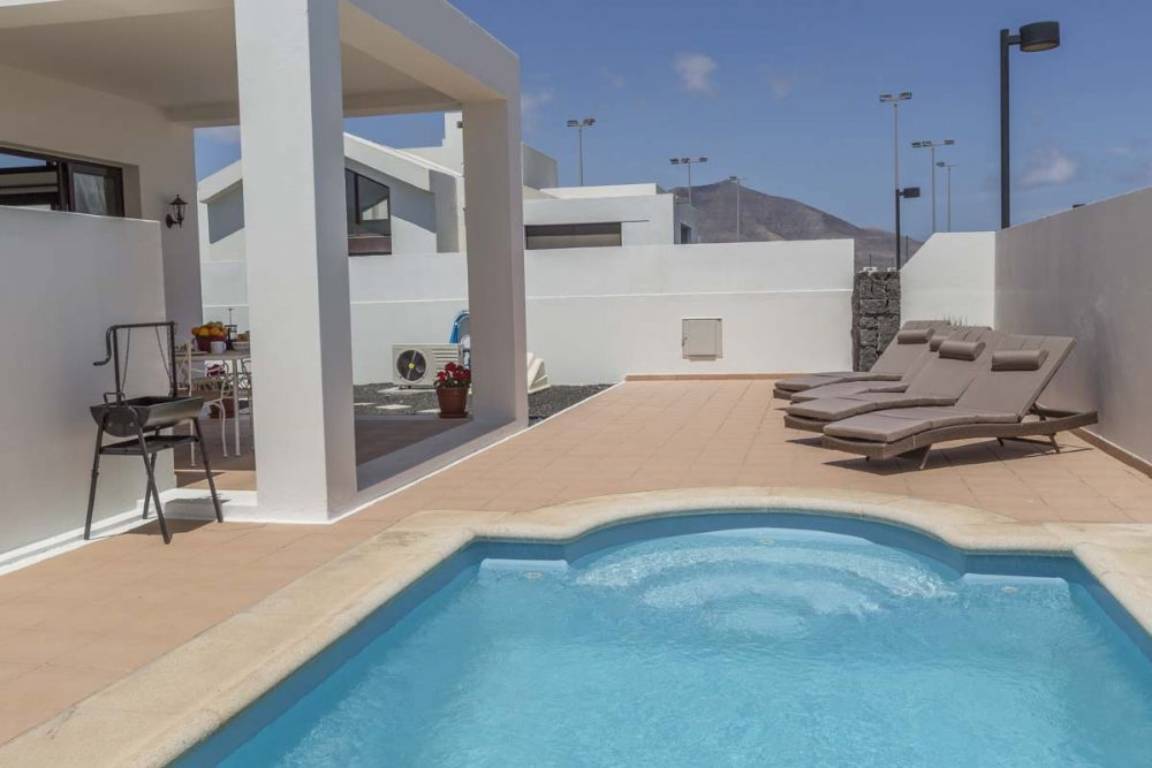 50 M² Villa ∙ 2 Bedrooms ∙ 4 Guests - Playa Blanca