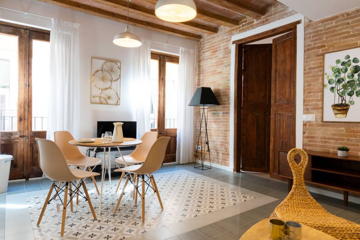 60 M² Apartment ∙ 3 Bedrooms ∙ 4 Guests - Barcelona
