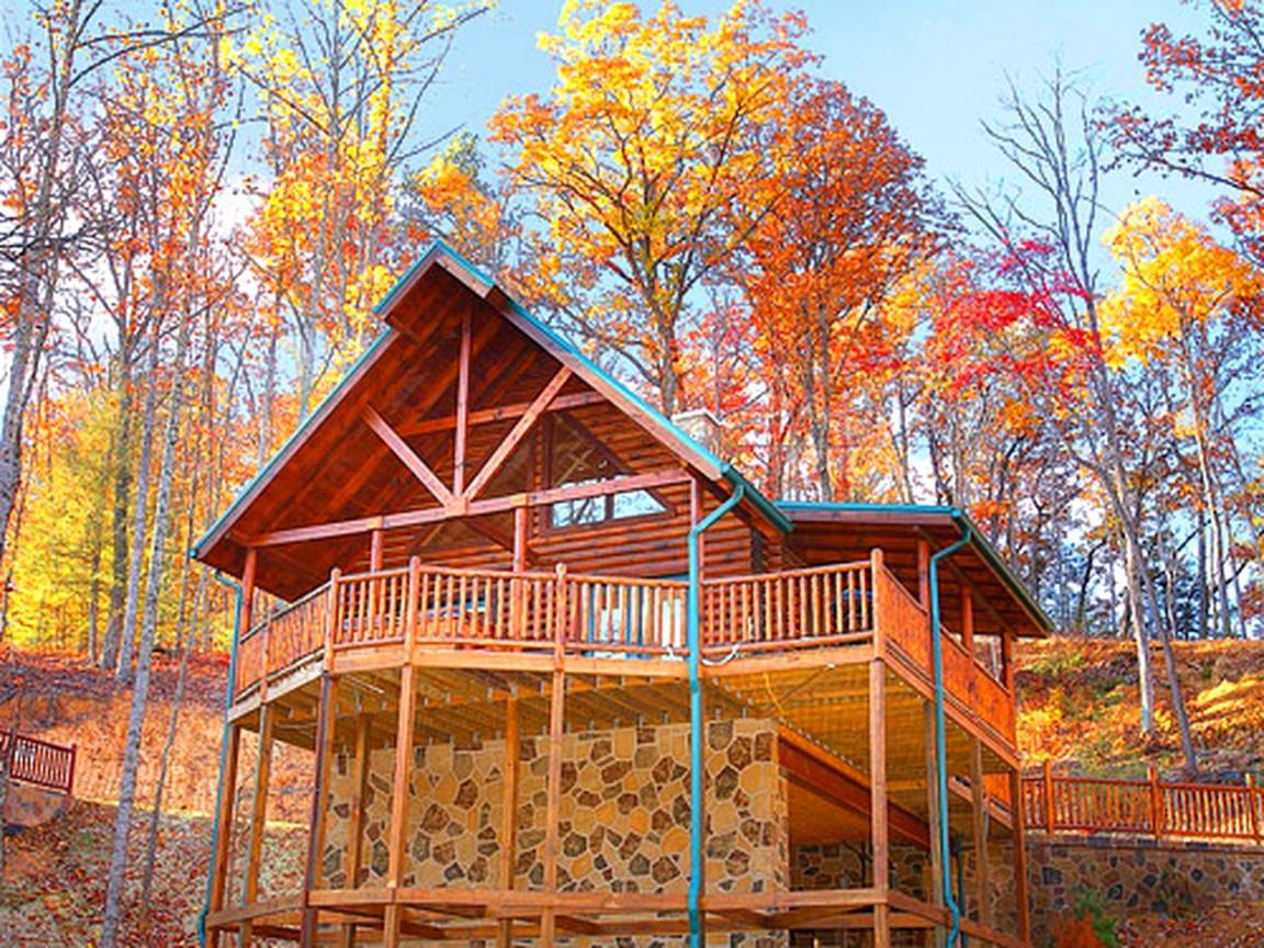 House ∙ 2 Bedrooms ∙ 6 Guests - Gatlinburg, TN