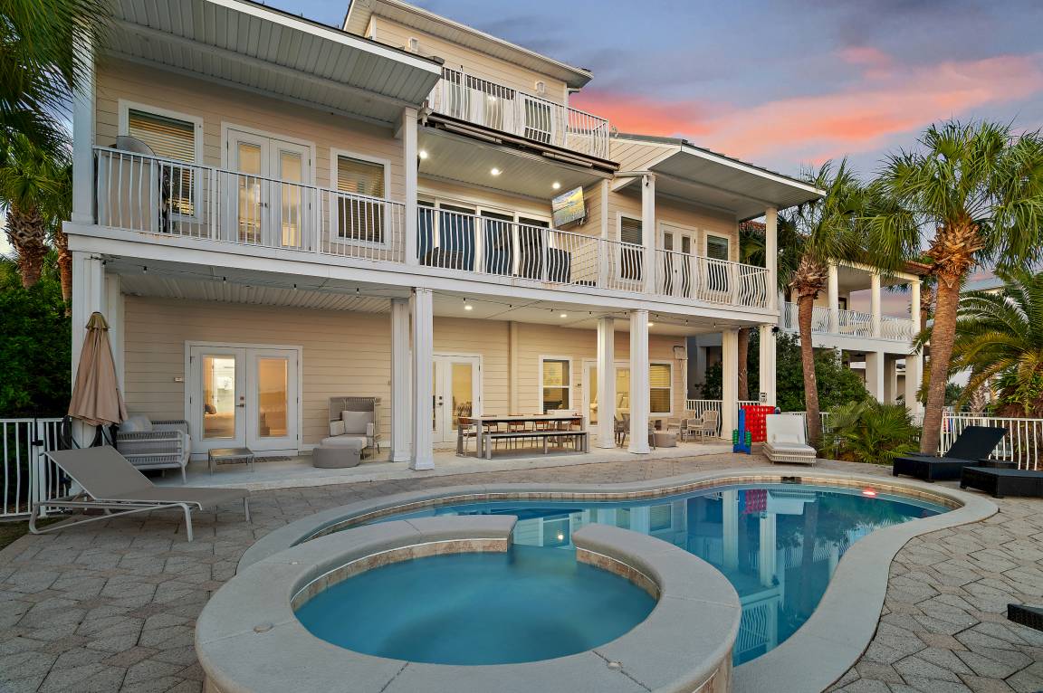 433 M² House ∙ 7 Bedrooms ∙ 18 Guests - Destin, FL