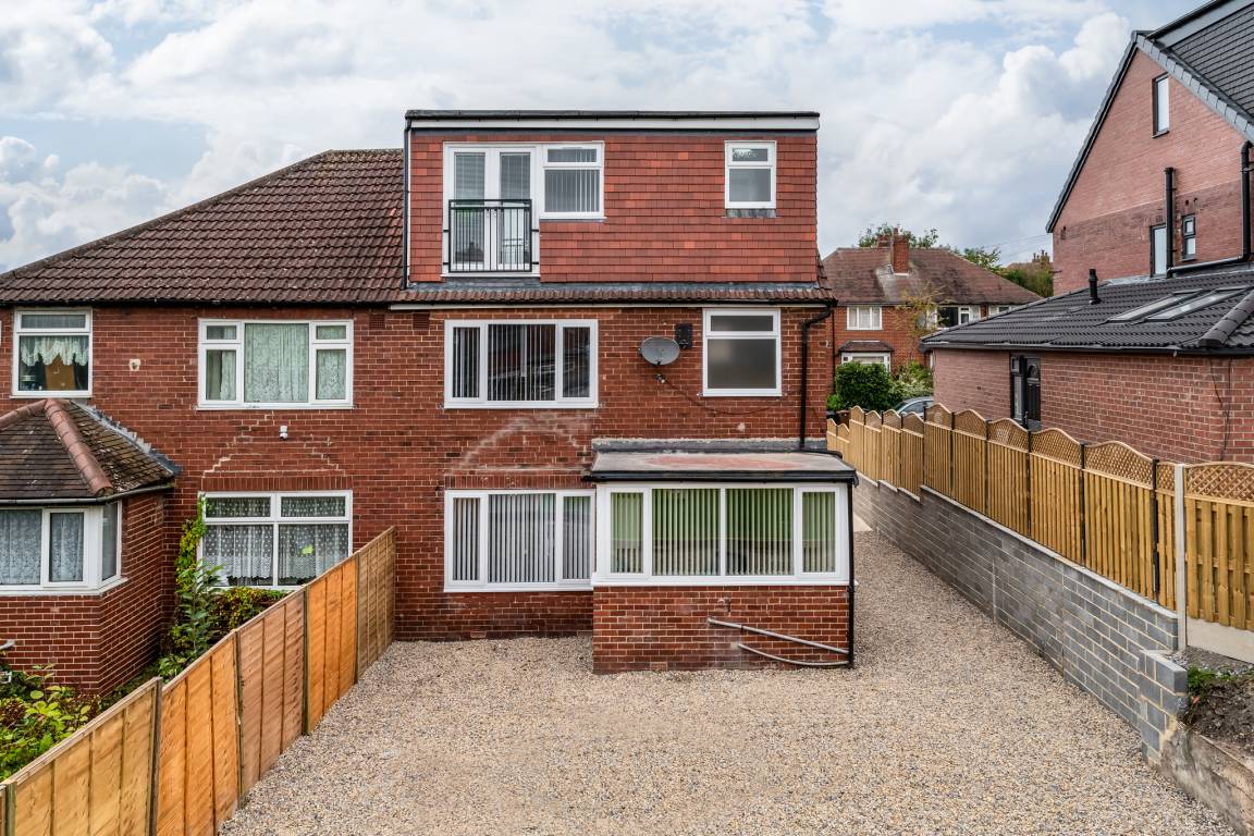 110 M² House ∙ 4 Bedrooms ∙ 8 Guests - Colton - Leeds