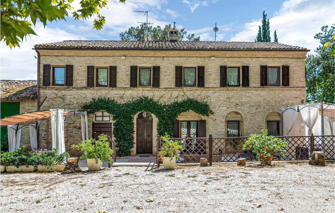 240 M² Ferienhaus ∙ 5 Schlafzimmer ∙ 10 Gäste - Macerata