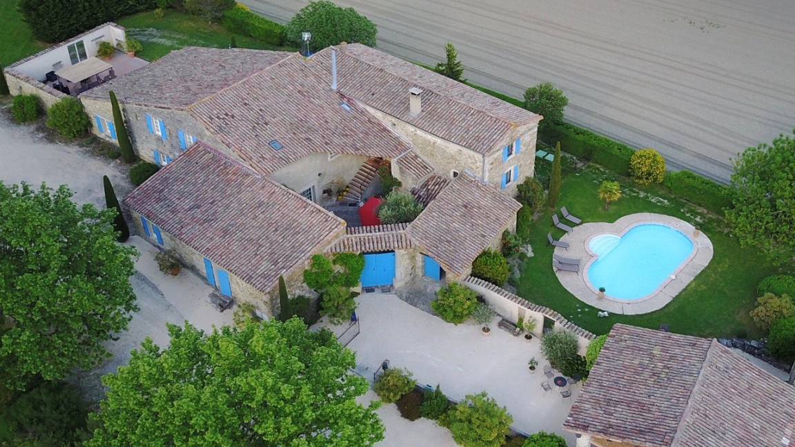 300 M² Gîte ∙ 6 Chambres ∙ 14 Personnes - Drôme