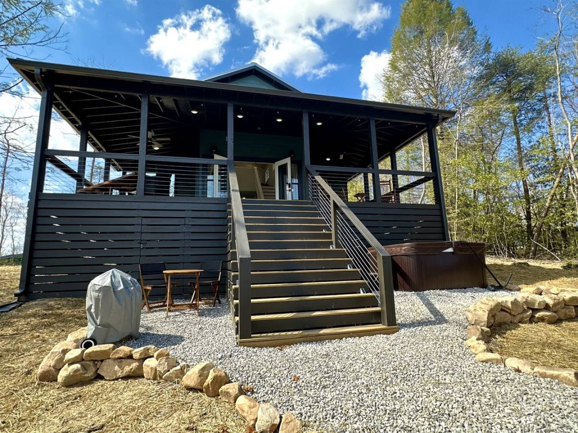 House ∙ 2 Bedrooms ∙ 6 Guests - Monteagle, TN