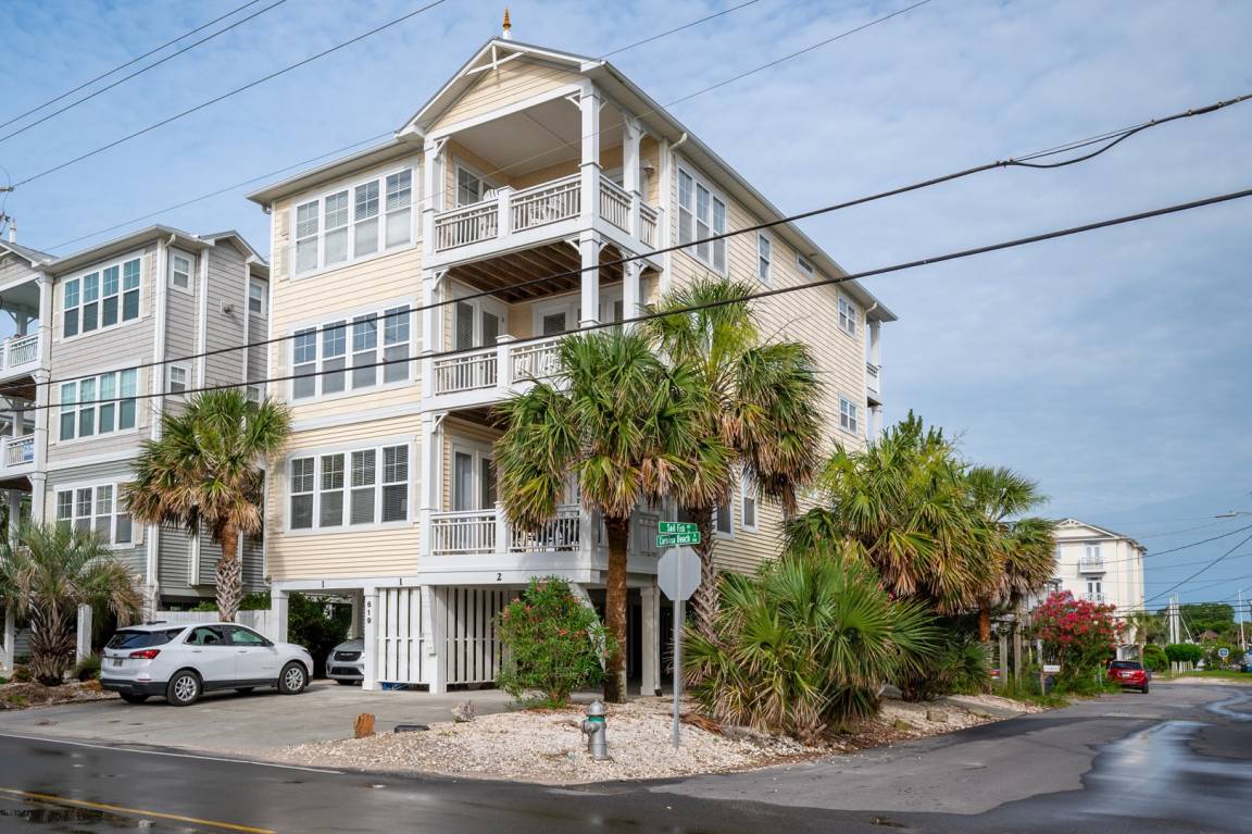 House ∙ 6 Bedrooms ∙ 14 Guests - Carolina Beach, NC