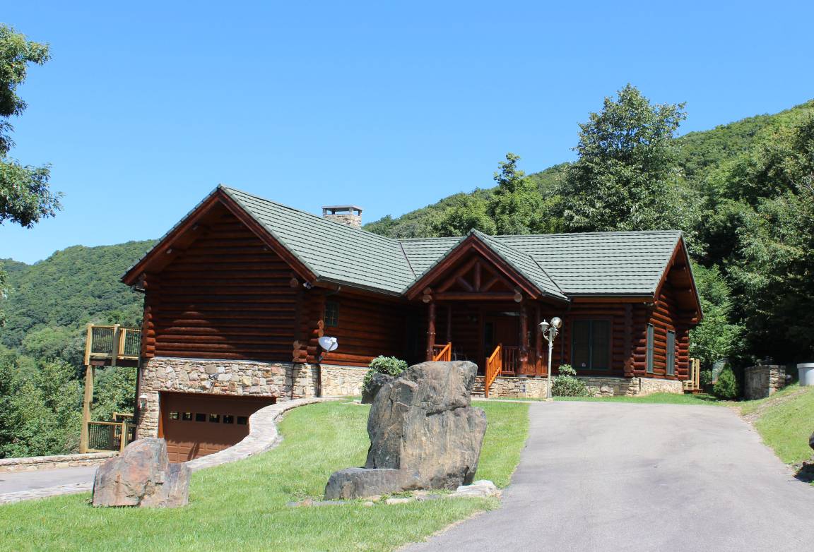 297 M² House ∙ 5 Bedrooms ∙ 8 Guests - West Jefferson, NC