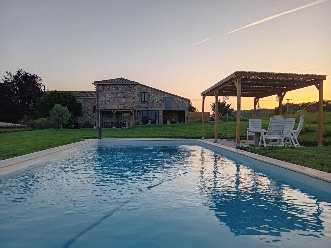 180 M² Gîte ∙ 4 Chambres ∙ 6 Personnes - Saint-Antonin-Noble-Val