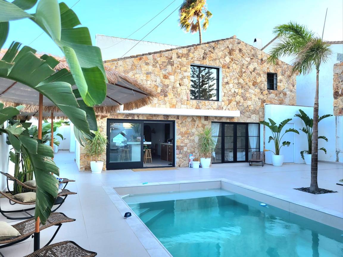 319 M² Villa ∙ 6 Slaapkamers ∙ 15 Gasten - Manilva