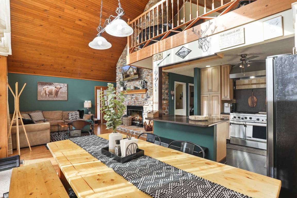 192 M² Cabin ∙ 4 Bedrooms ∙ 10 Guests - West Virginia
