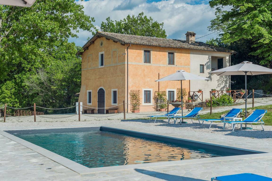 450 M² Villa ∙ 7 Schlafzimmer ∙ 16 Gäste - Spoleto