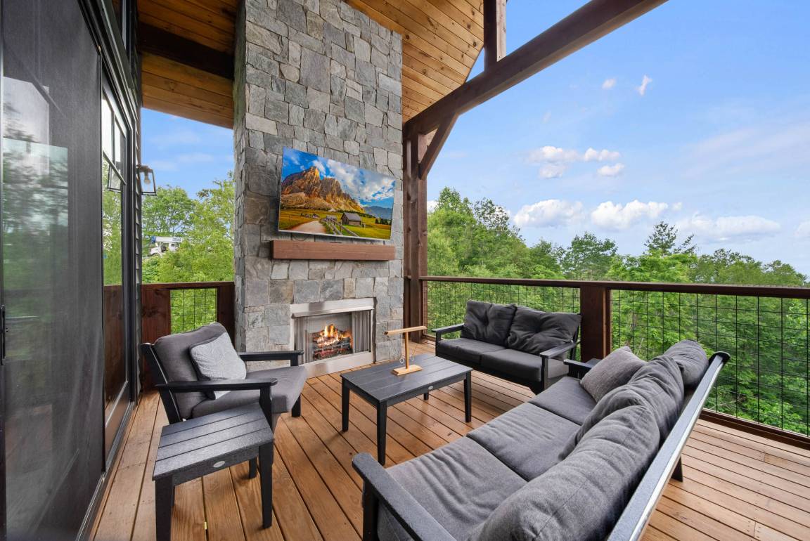 House ∙ 4 Bedrooms ∙ 14 Guests - Sugar Mountain, NC
