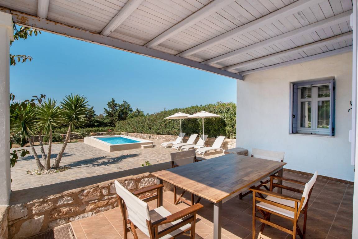 161 M² House ∙ 4 Bedrooms ∙ 8 Guests - Paros