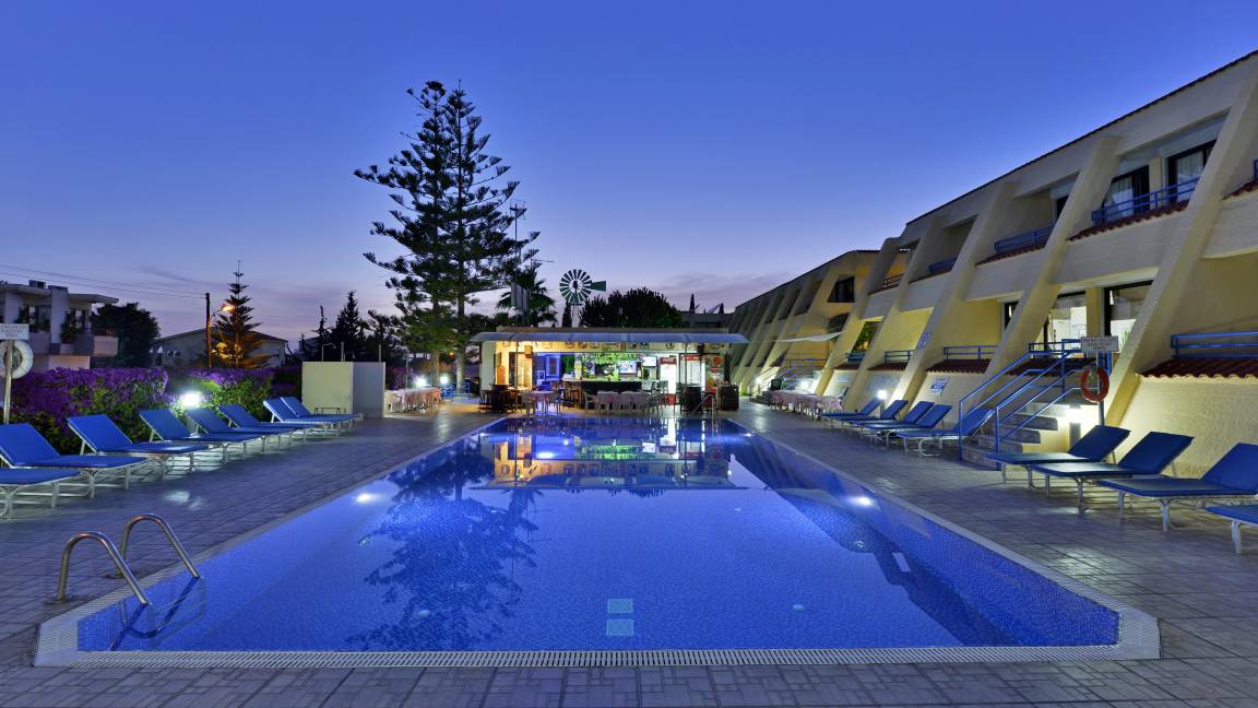 40 M² Private Room ∙ 1 Bedroom ∙ 4 Guests - Nissi Beach