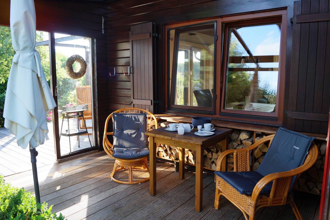 93 M² Ferienhaus ∙ 1 Schlafzimmer ∙ 2 Gäste - Hahn